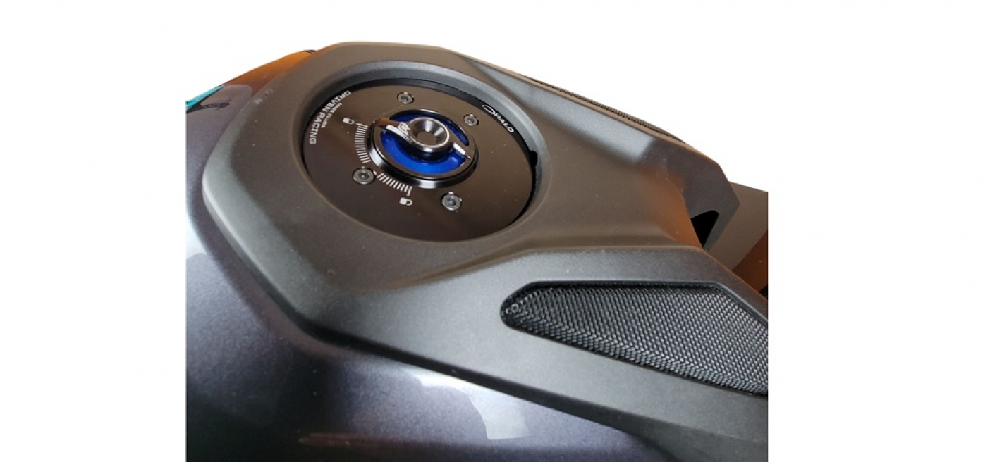 24-25 YAMAHA MT 09 HALO FUEL CAP | Driven Racing